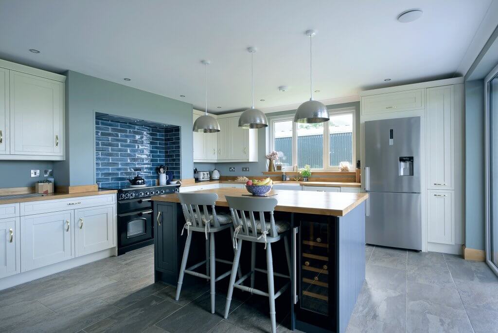 Contemporary Farmhouse with Energy-Efficient SIPs