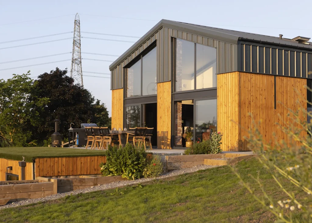 Build It's Latest Issue - Build It