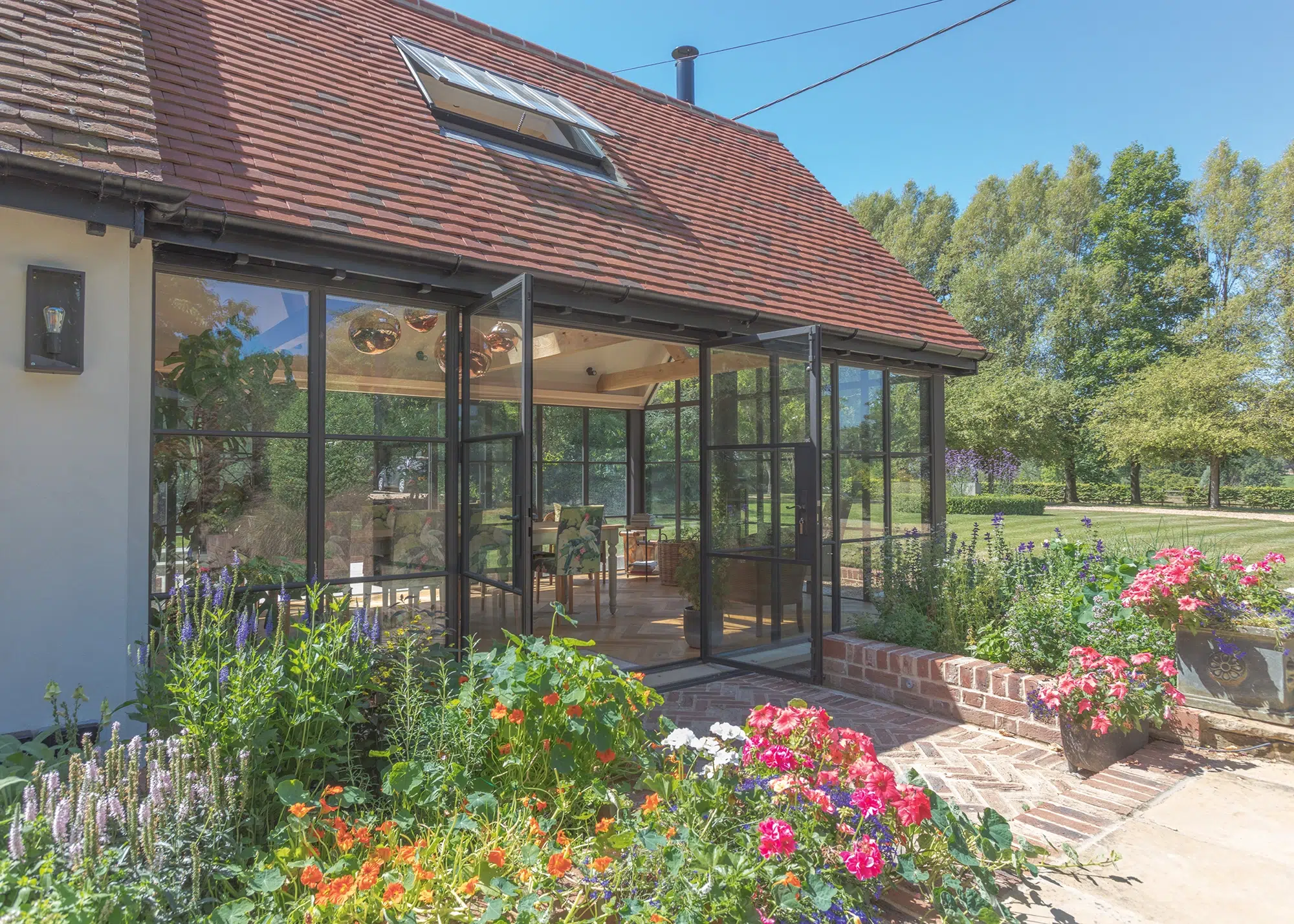 15 Amazing Conservatory Ideas & Sunroom Designs to Inspire Your Glazed ...