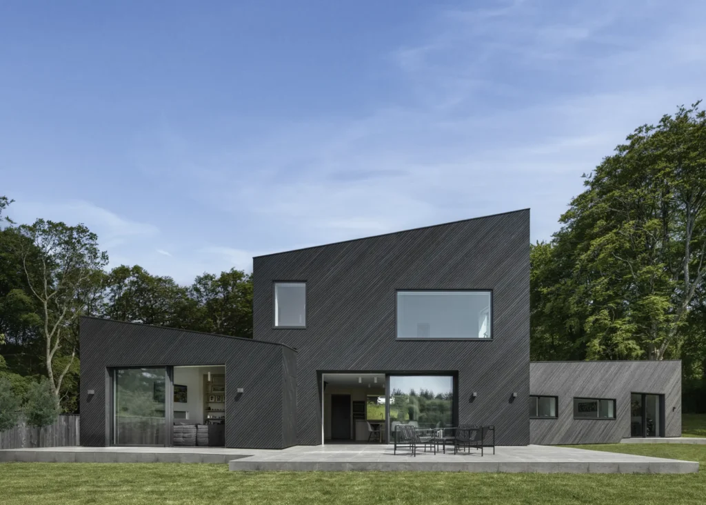 Build It's Latest Issue - Build It